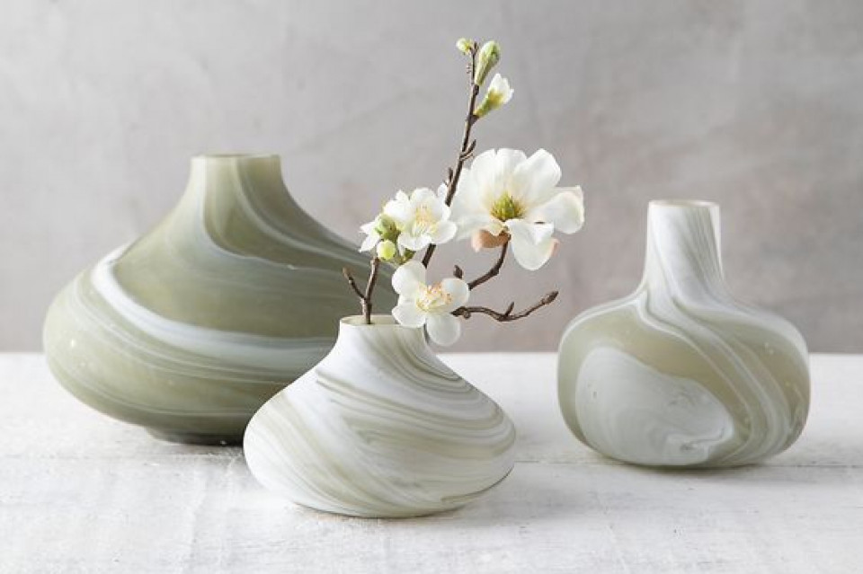 Terapkan Gaya Hidup Minimalis, Mulai Dari Lemari Pakaian - Furnizing